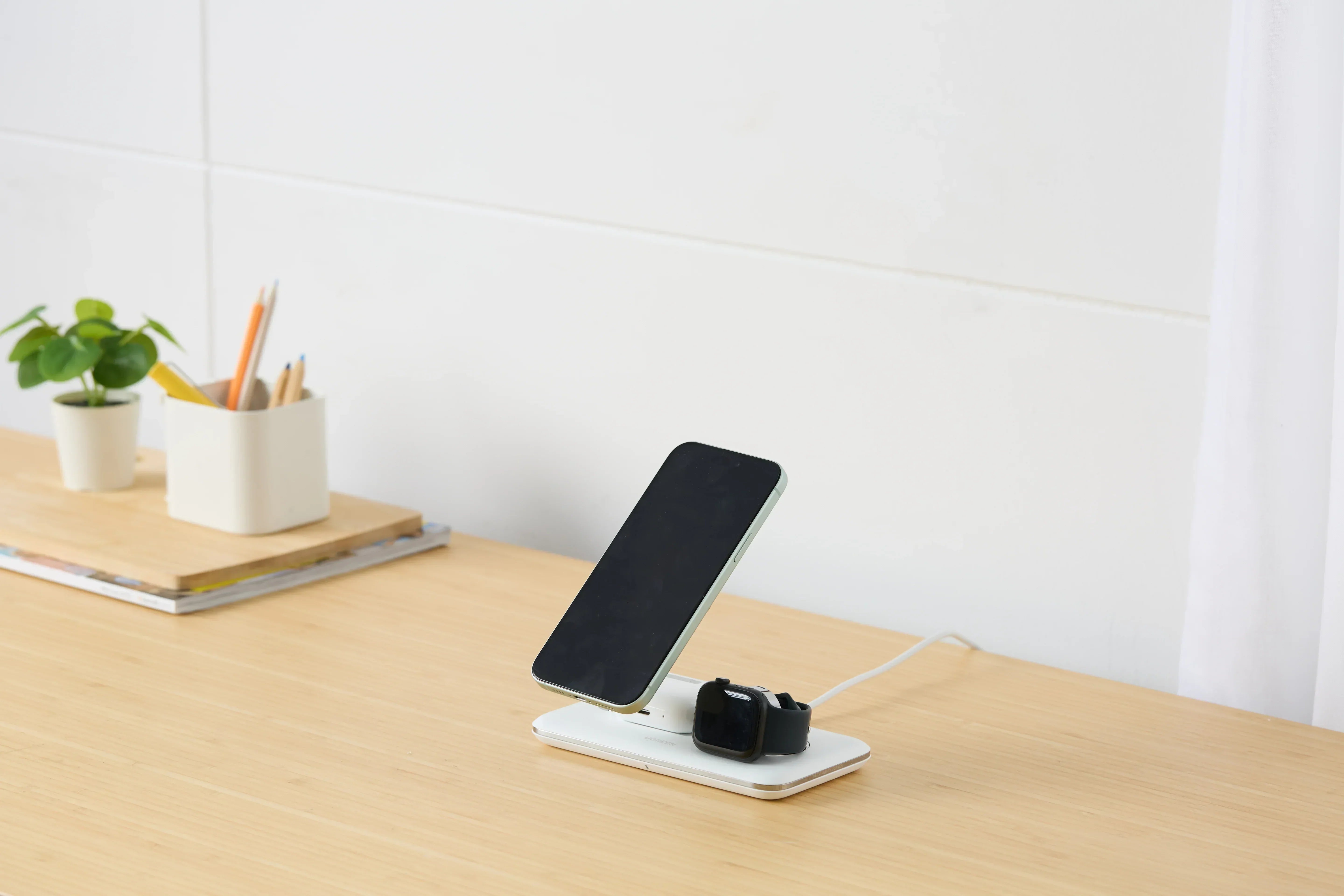How to Use MagSafe Charger - Complete Setup Guide 2025 | UGREEN UK